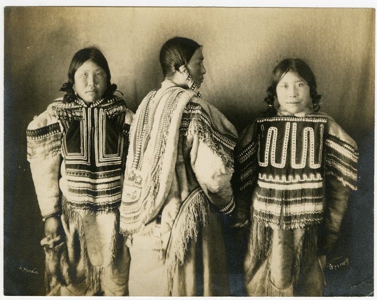 White Wolf : Rare Century-old images of the Inuit people by the country ...