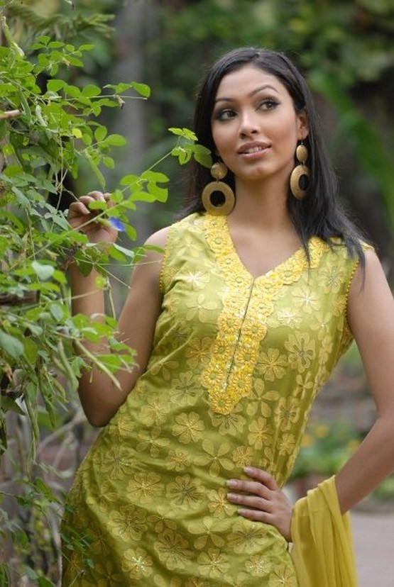 Bangladeshi Model Nabila Hot Pics | Bangladeshi Model and Actress Photo ...