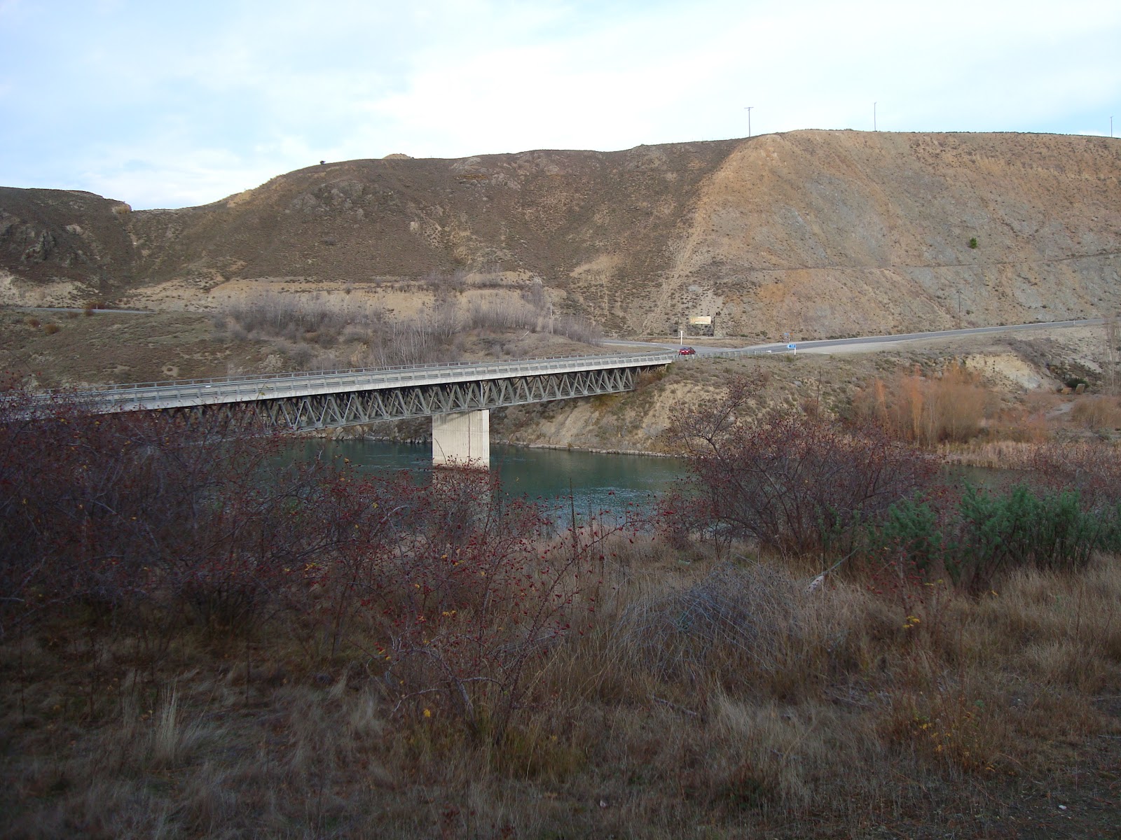 The Field of Gold: Bannockburn Bridge. Central Otago. The old and the new.