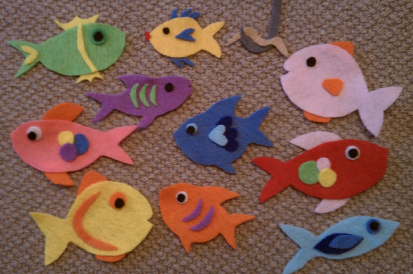 Welcome to Storytime: Ten Little Fish flannel rhyme