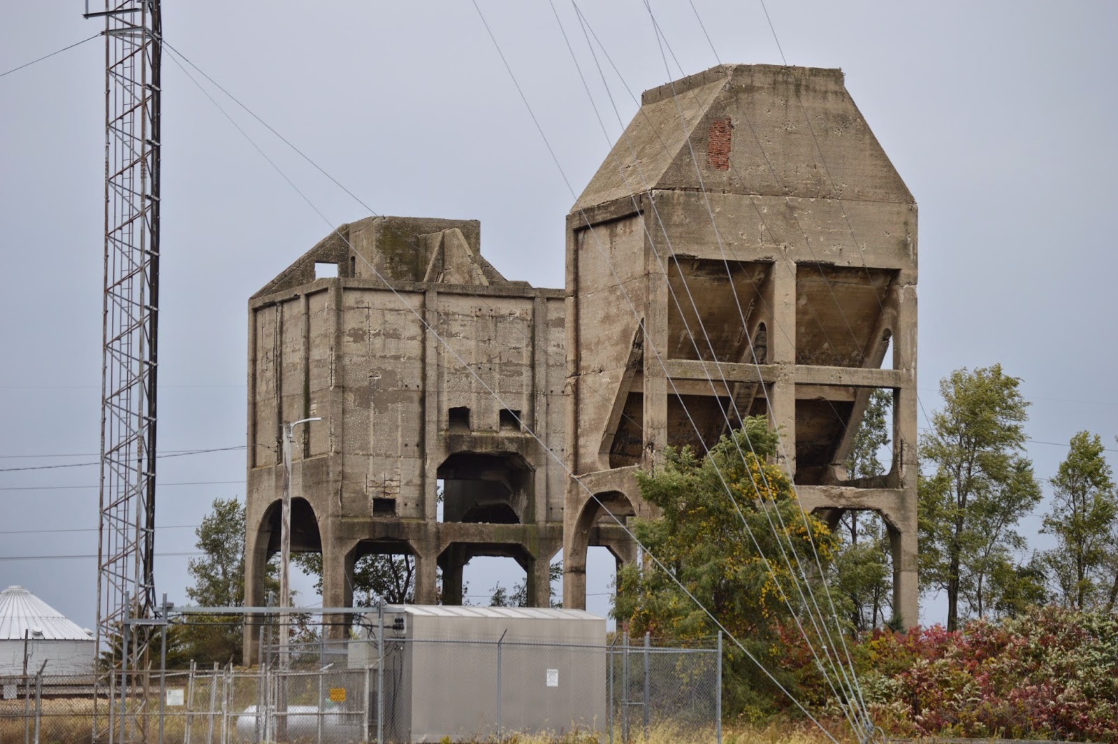 Towns and Nature: Gilman, IL: Coaling Tower