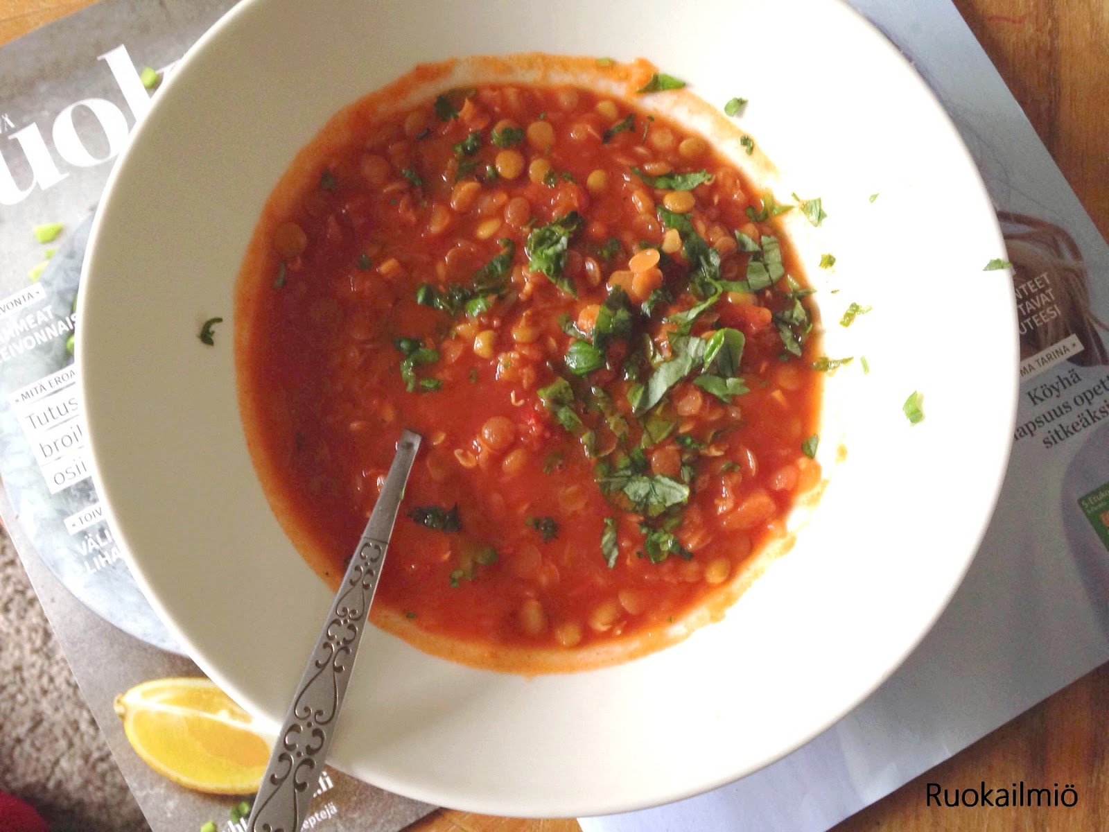 Ruokailmiö: Kouluruoasta inspiroituneena! Tomaatti-linssikeitto