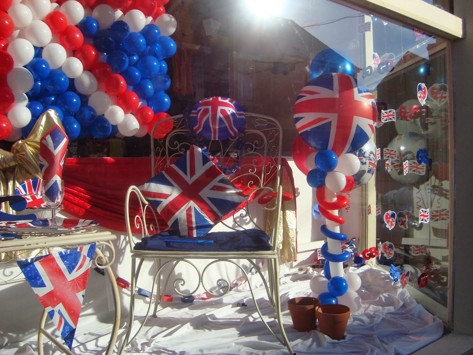 The Very Best Balloon Blog: 'Your store window is your face'... some ...