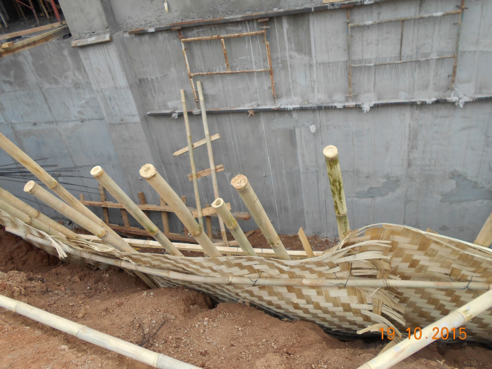 Pesona: Hambaro Penahan tanah