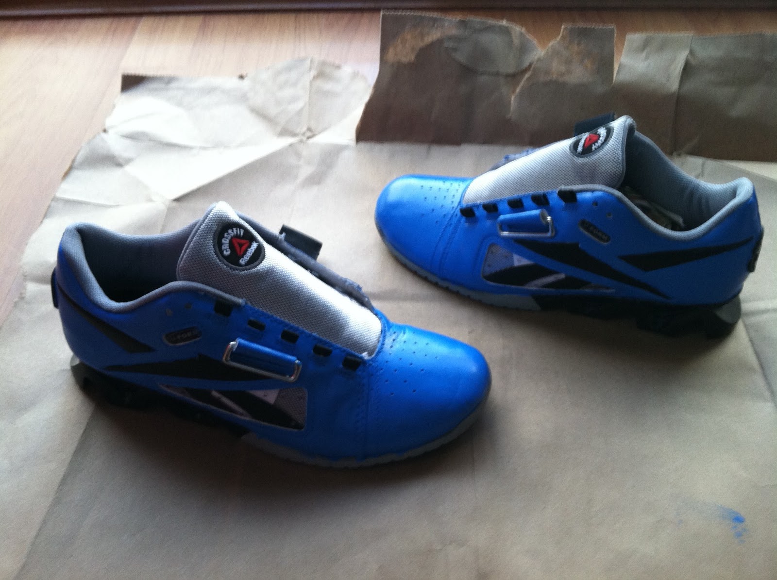 DIY: How to Paint Your Reebok CrossFit Shoes | Джингер (the Jinger)