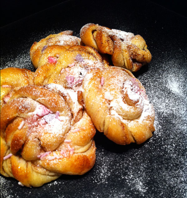 incredibly fed blog: Swedish Bullar