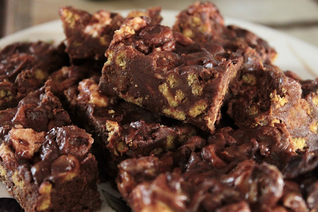 My Inner Granny: Chococheerio Bars! It's what shouldn't be for dinner ...