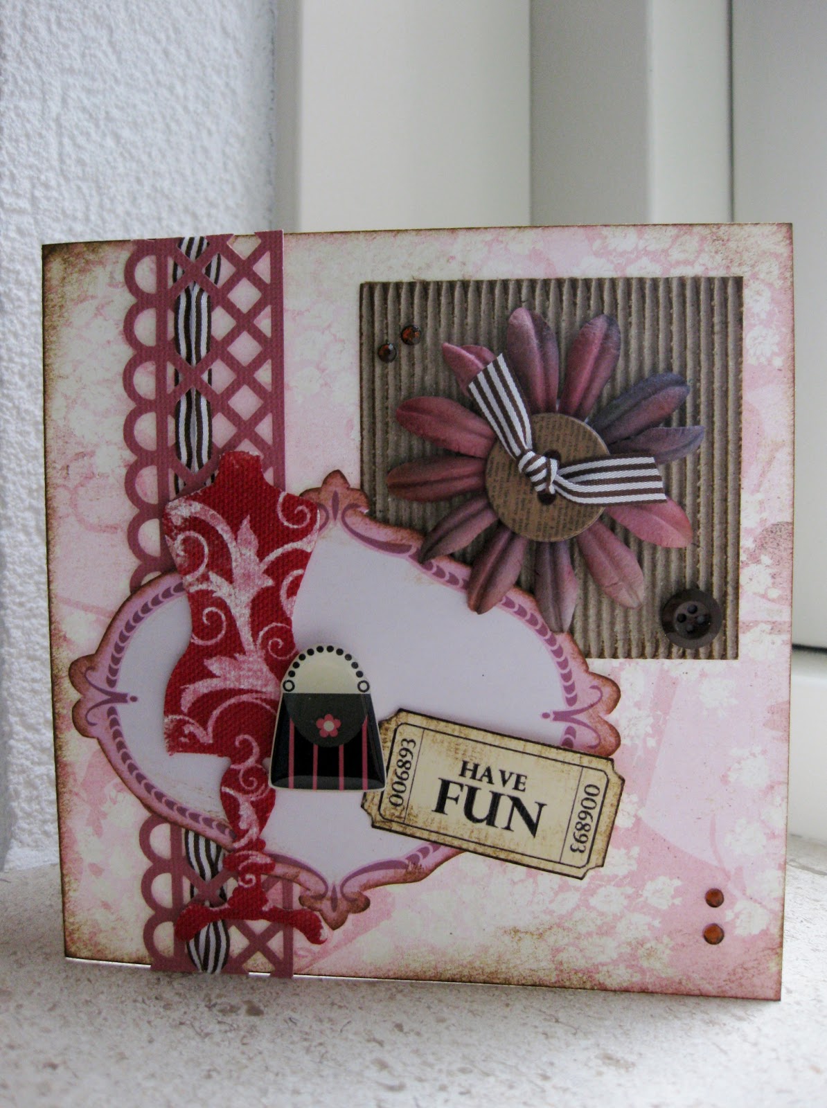 My Scrappin' Point of View: Kaart - EKEF uitdaging #157 & Basic Grey challenges 88