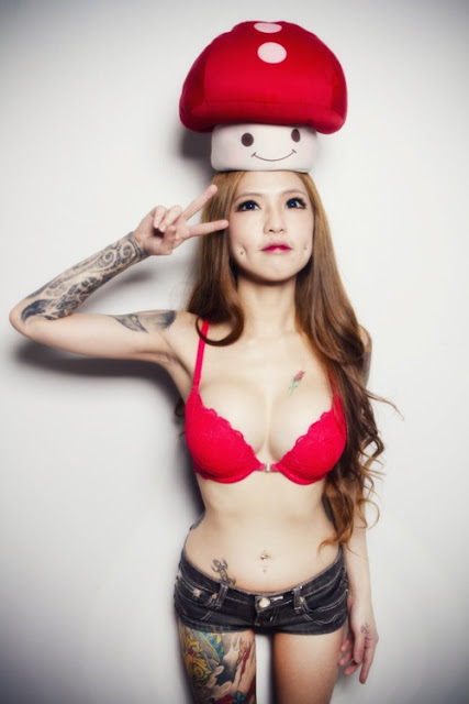 SEXY MODELS EXPOSED: Tattoo Artist Kinki Ryusaki In Hot Lingerie Photoshoot