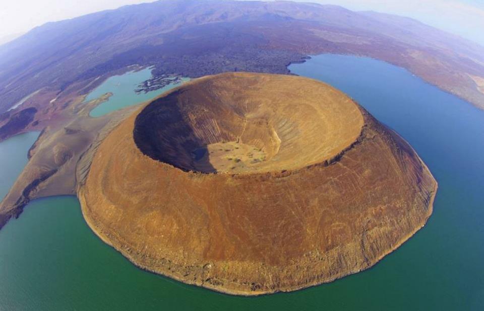 The Beautiful Places Around The World: Nabiyotum Crater In Lake Turkana ...