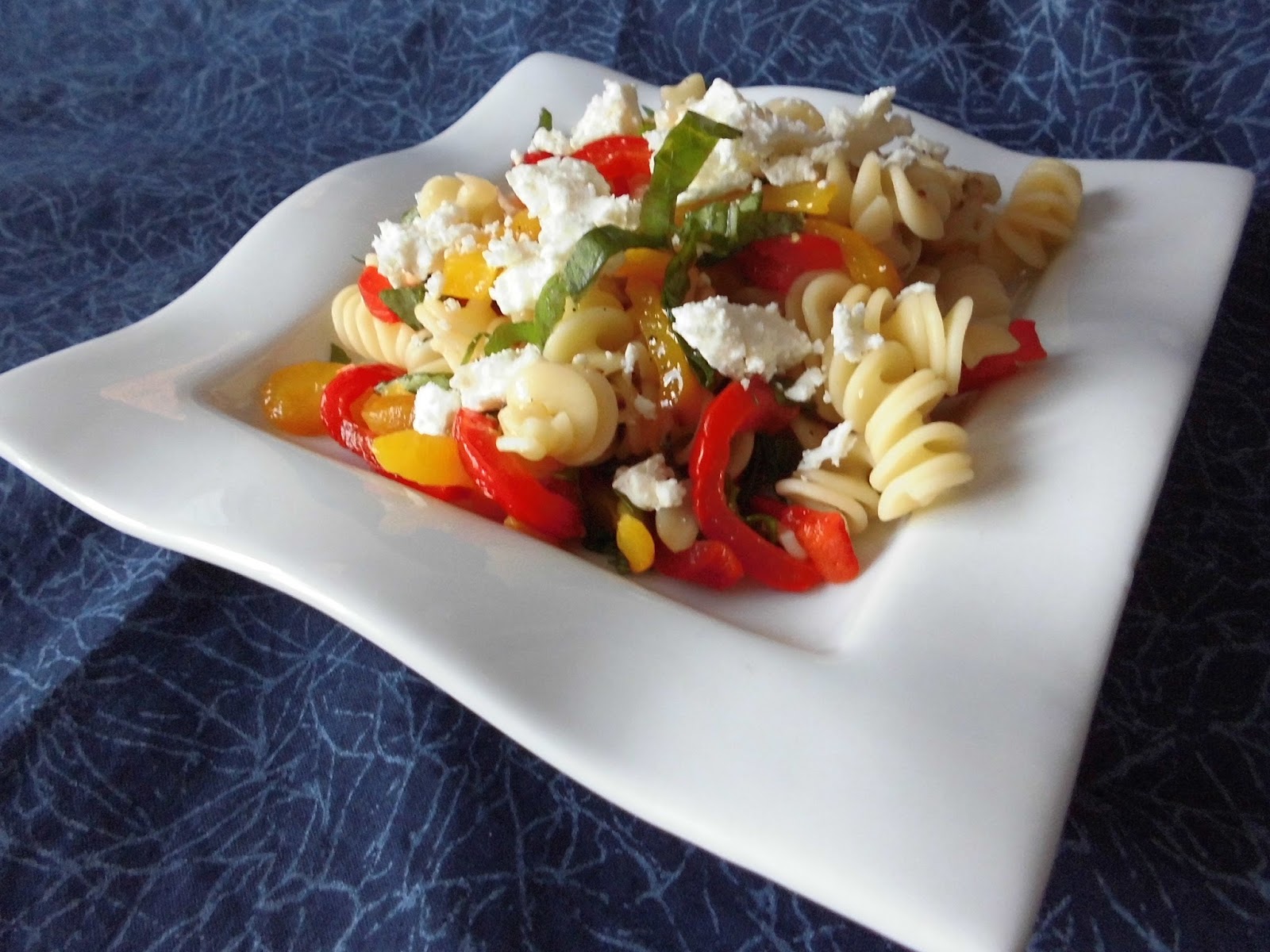 Plaisirs de la Maison 2: Salade de fusilli au fromage de chèvre et aux ...