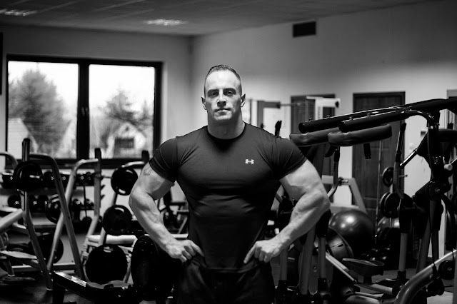 Muscle Lover: Polish muscle hunk Krzysztof Piekarz