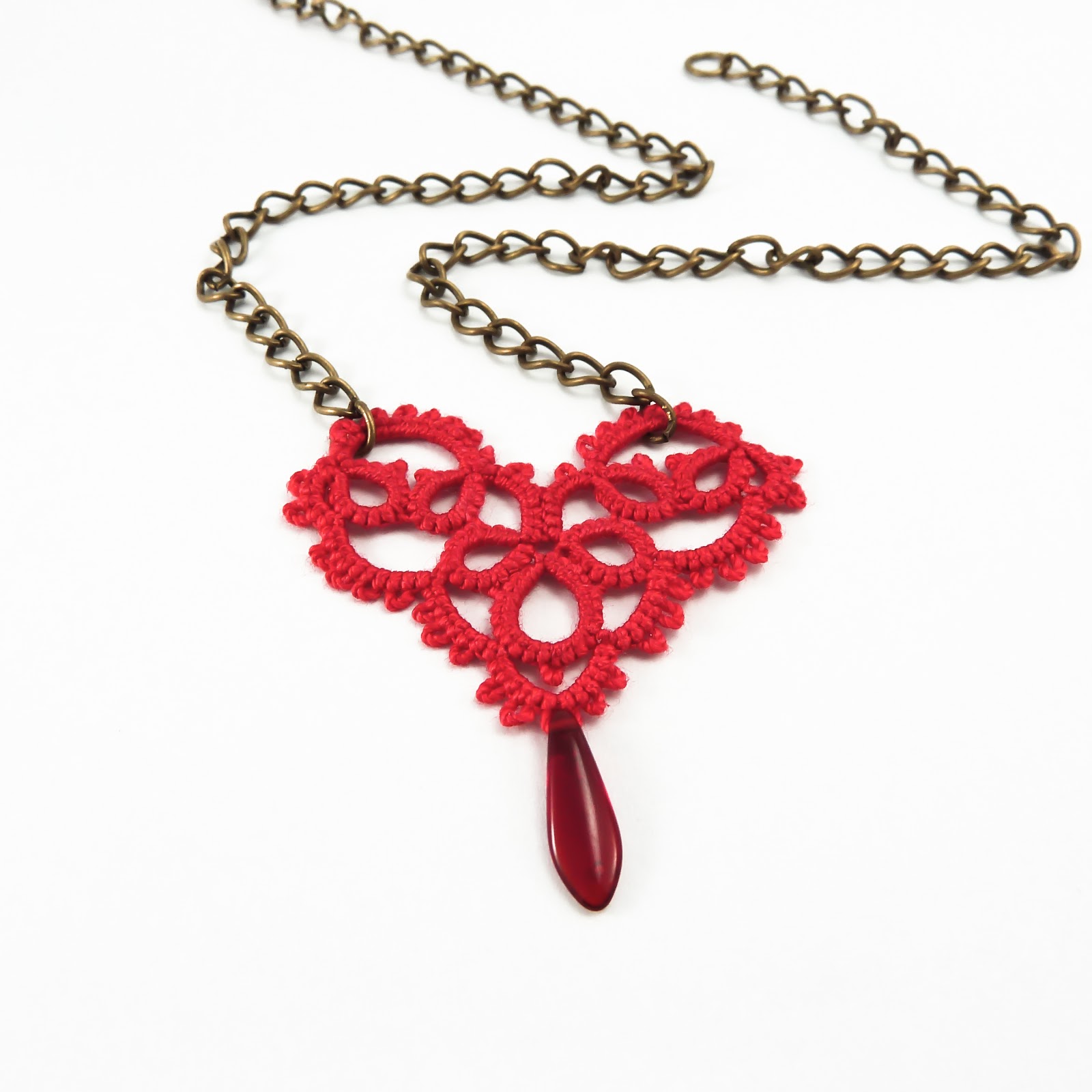Decoromana: Red heart necklace