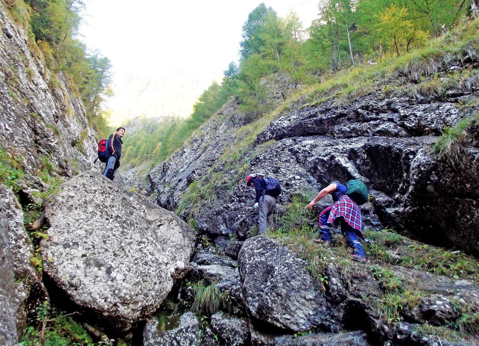 Blog de Calatorii si Drumetii Montane.: BUCEGI (Valea Seaca dintre Clai ...