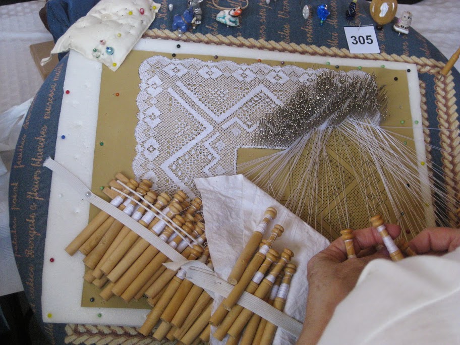 ENCAJERAS DE BOLILLOS DE BENALMÁDENA: Palilleiras