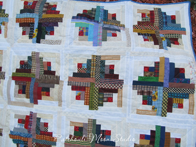 Patchouli Moon Studio: Log Cabin Table Runner & Quilt