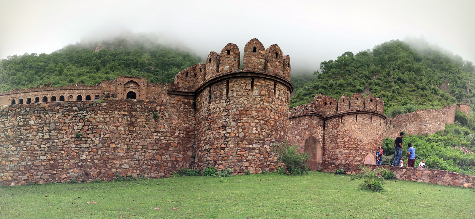 Bhangarh, the most Haunted Fort in Rajasthan