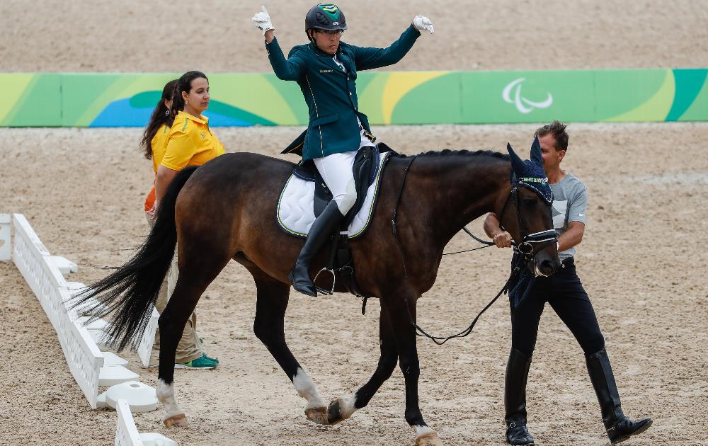 Sérgio Oliva conquista nova medalha de bronze no Adestramento no Hipismo