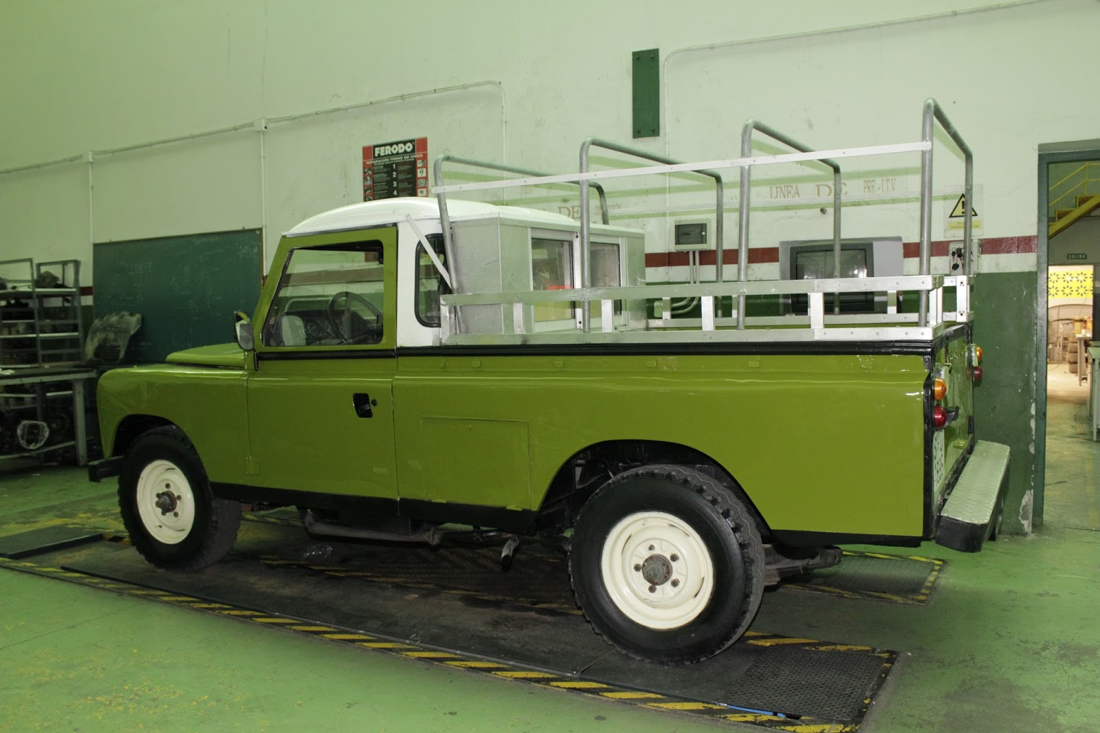 MOTORÓN: - Land Rover - Restauración