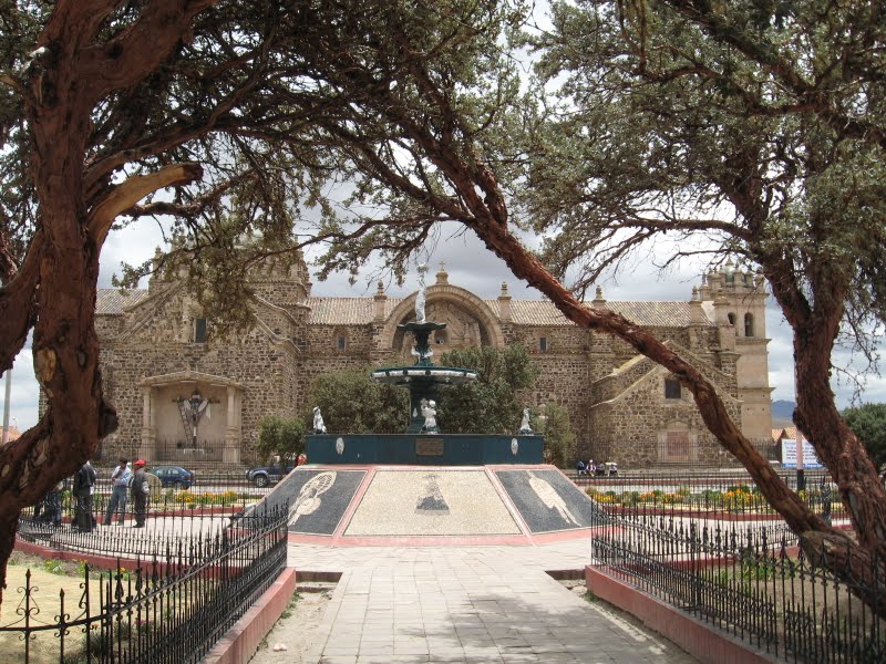 Lampa: Catacumbas, calaveras y genios en el altiplano