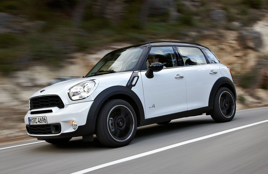 Khmer Living: The Mini Cooper S Countryman All 4 (2012)