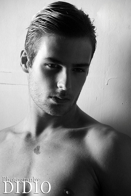 Fashion 4 men: VICTOR BENAIN