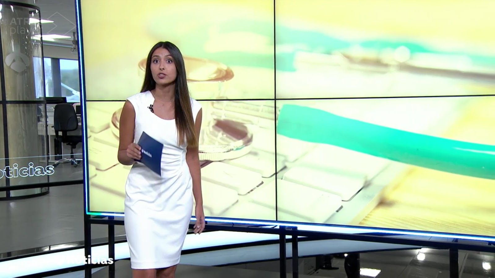 Miss Presentadoras TV: Lucía Rodríguez. A3 Noticias Fin de Semana (30/8/20)