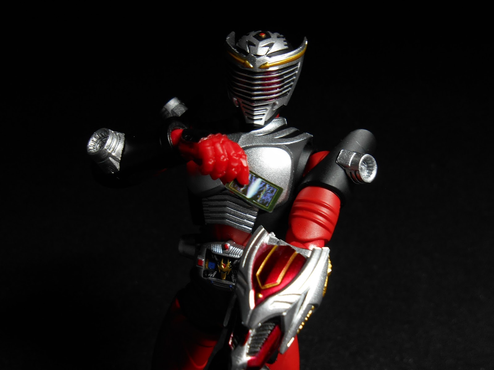 Review: S.H.Figuarts Kamen Rider Ryuki & Dragreder | Night's Corner