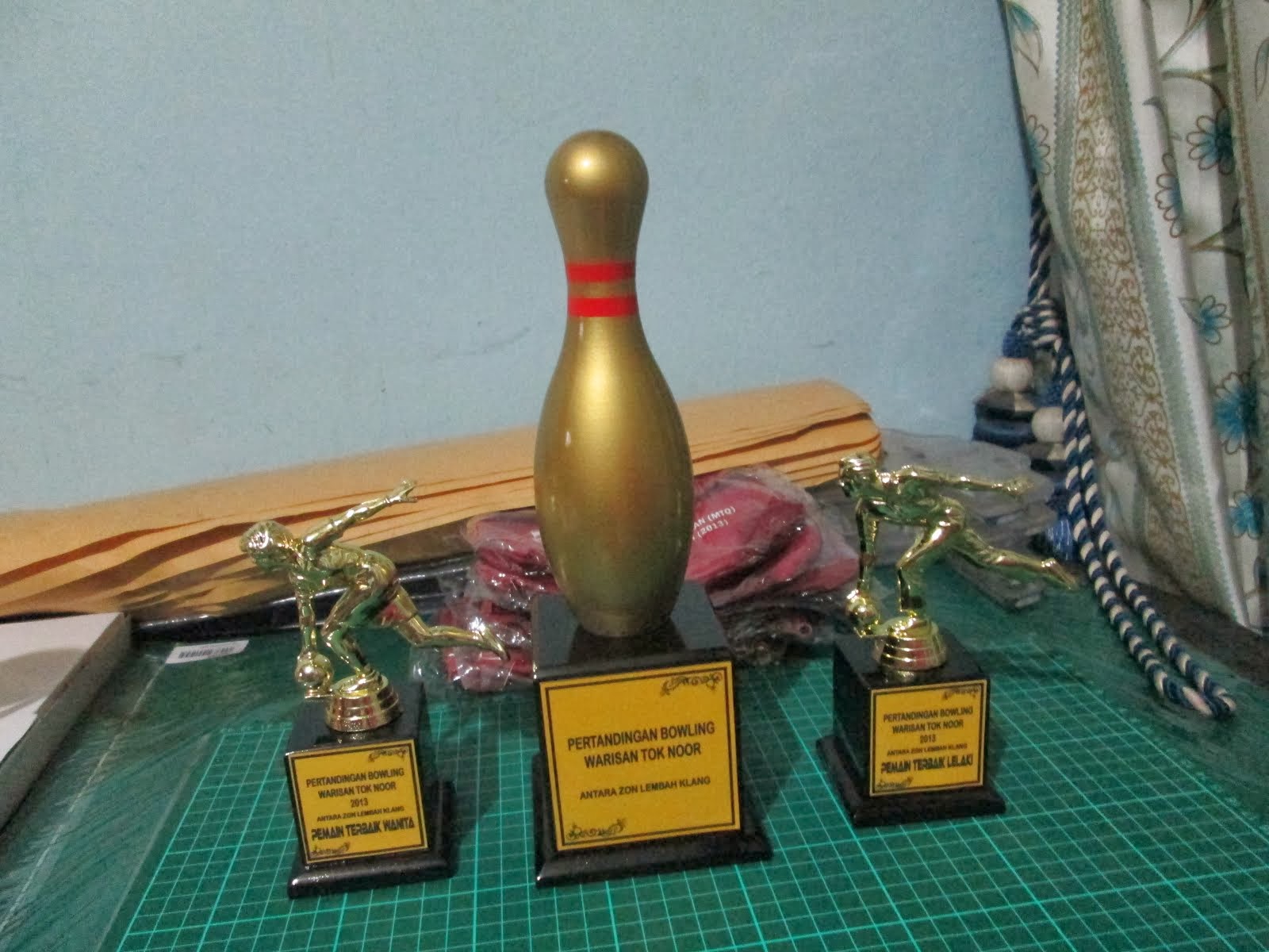 MEDAL & TROFI UNTUK SEMUA.: PIALA PUSINGAN KACA