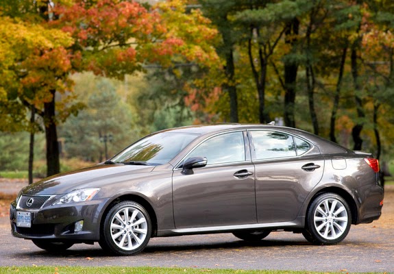 THE ULTIMATE CAR GUIDE: Car Profiles - Lexus IS (2009-2013)