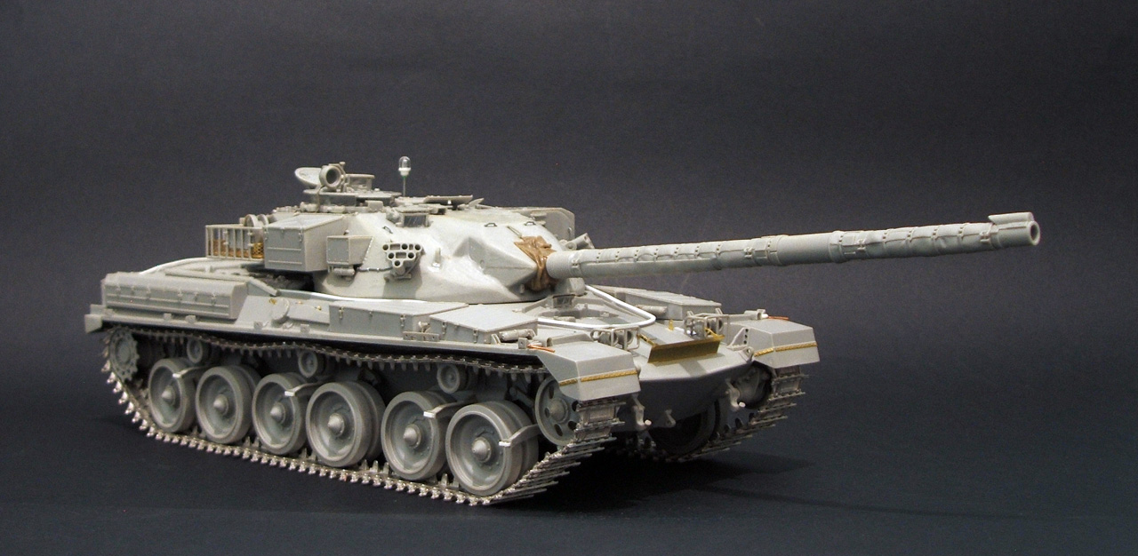 Land Sea Air & Space: BAOR Chieftain MKV 1983 - 1/35 Takom