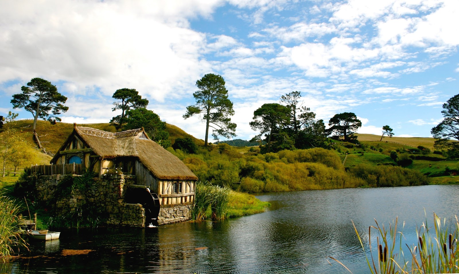 Matamata - Hobbiton, "The Shire". A voyage to Matamata, New Zealand ...