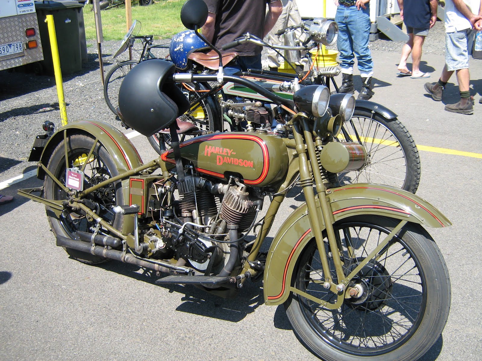 Robin's Double Life: Classic Motorcycle Races: Phillip Is.