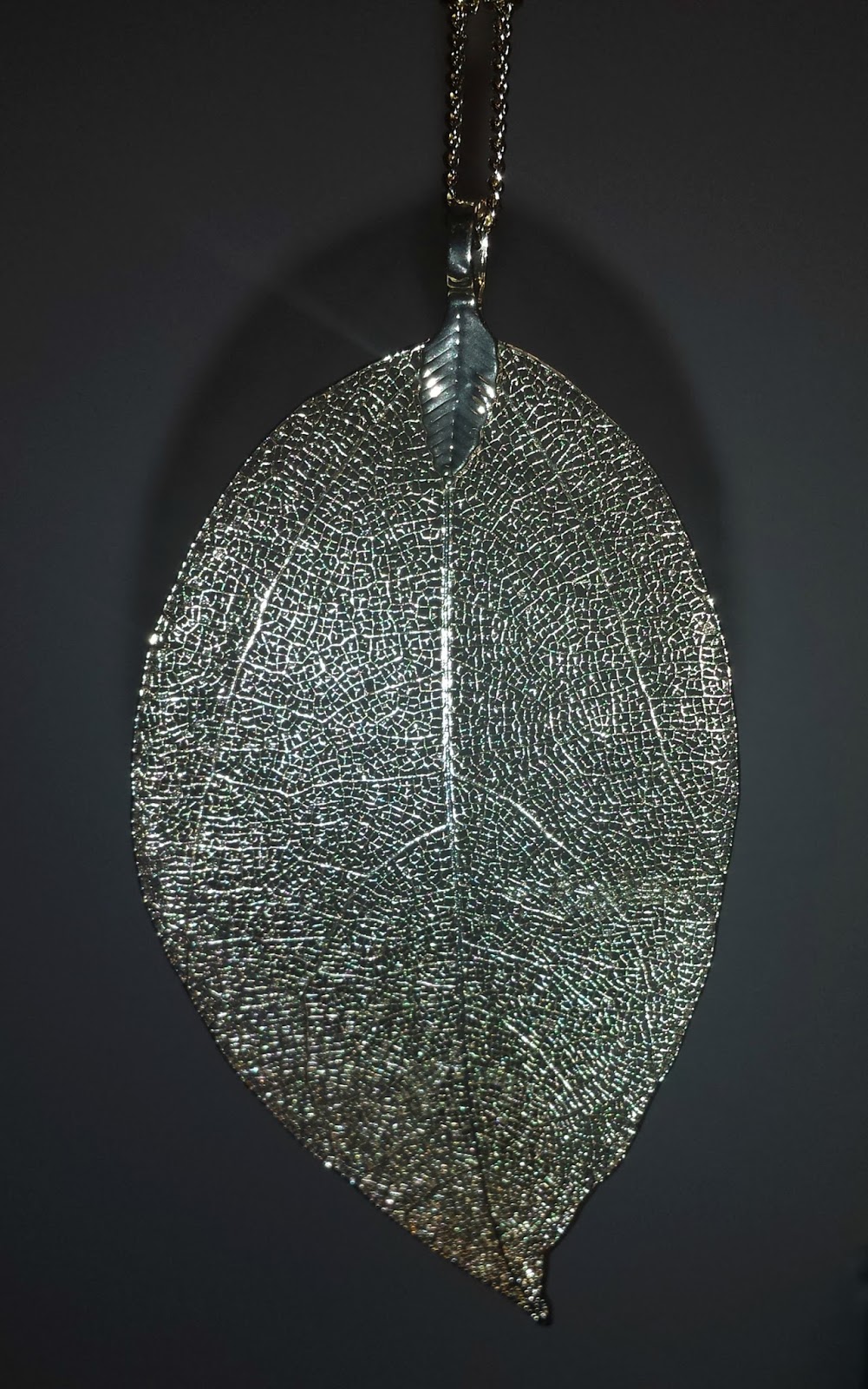 Gorgeous Filigree Leaf Necklace