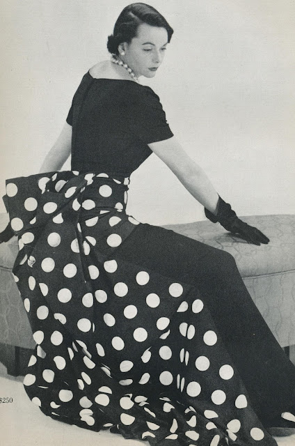 Dividing Vintage Moments : Vintage Vogue 1949