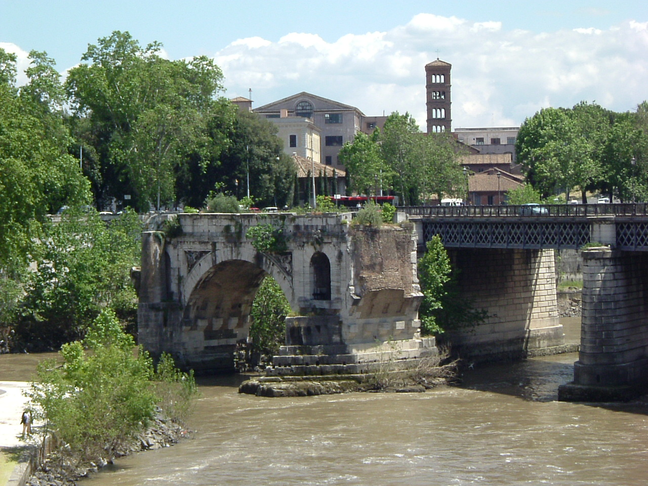 Sights of Rome: Bridges over the Tiber