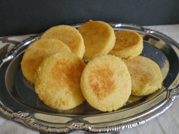 LES METS TISSÉS: Cuisine d'ici et d'ailleurs: HARCHA: GALETTES A LA SEMOULE