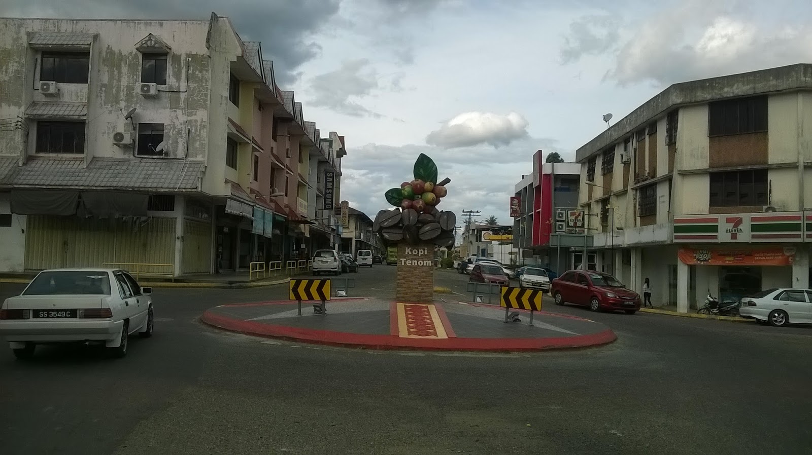 TRAVEL AND LEISURE IN BORNEO: TENOM: In the heart of Borneo