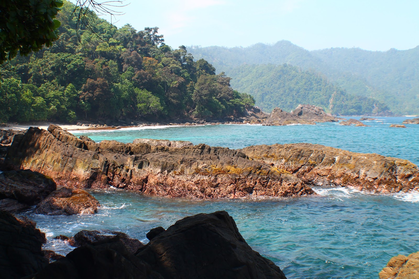 BACKPACKER'S DIARY: Teluk Kiluan, Lampung Snapshot
