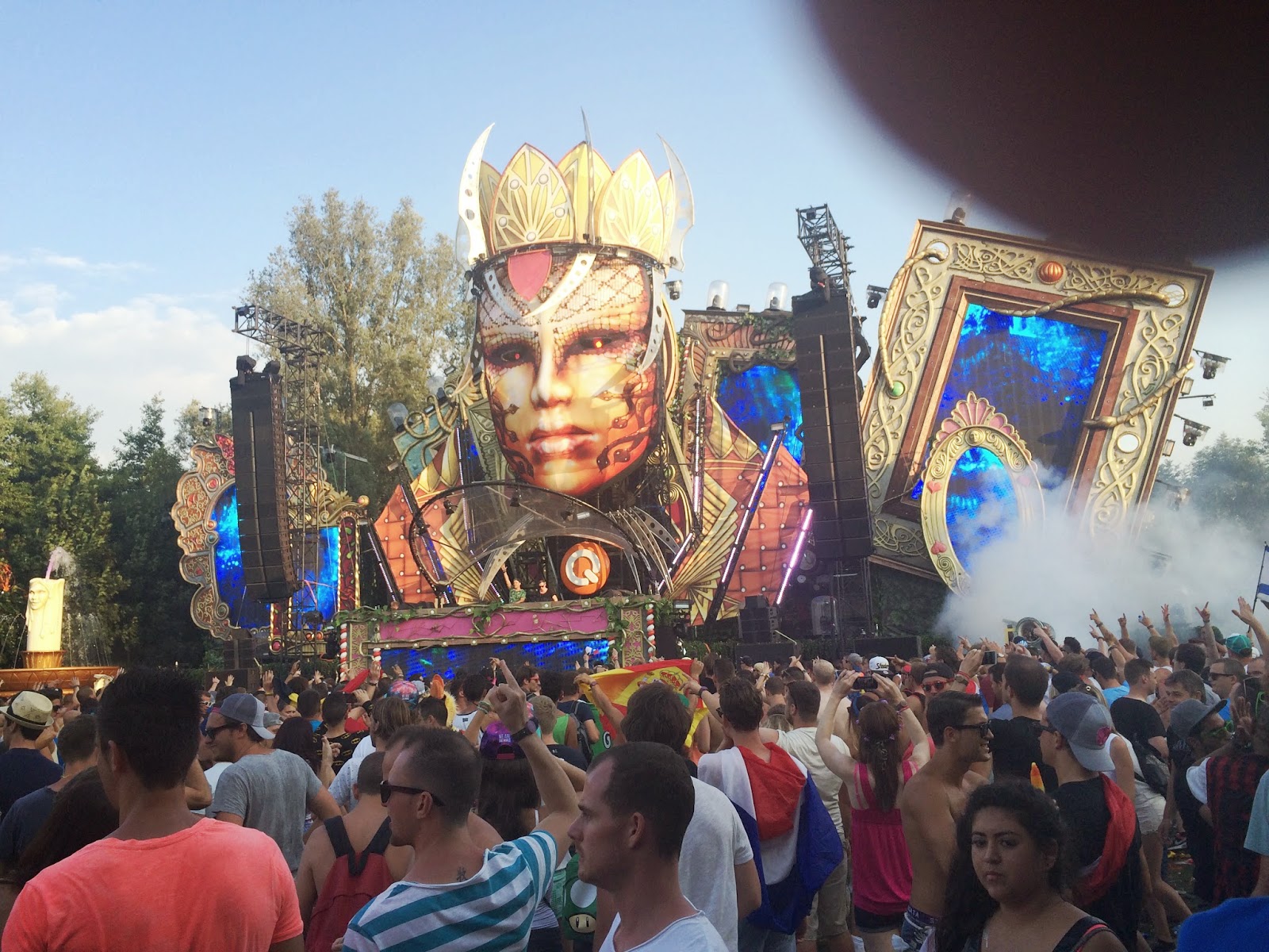 Tomorrowland: Como es Tomorrowland? Mapas y Croquis, ahora si imposible ...