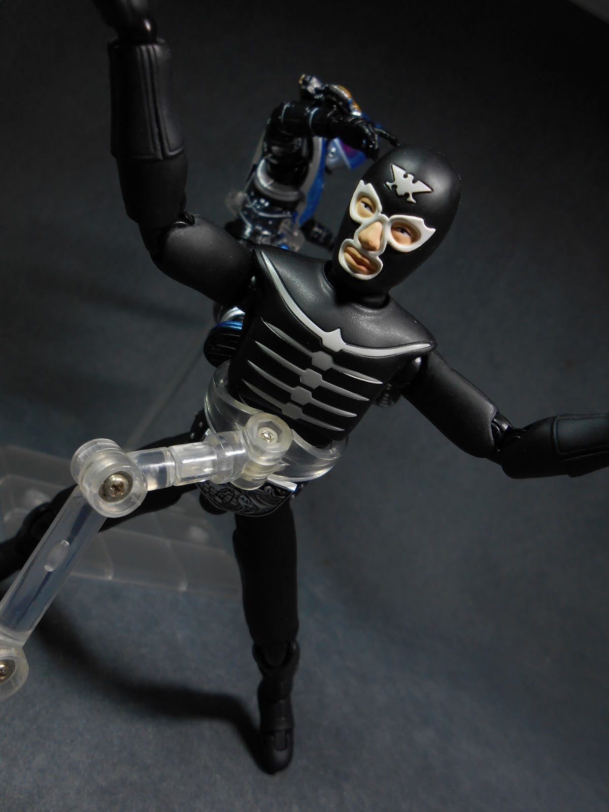 Review: S.H.Figuarts Shocker Combatman | Night's Corner