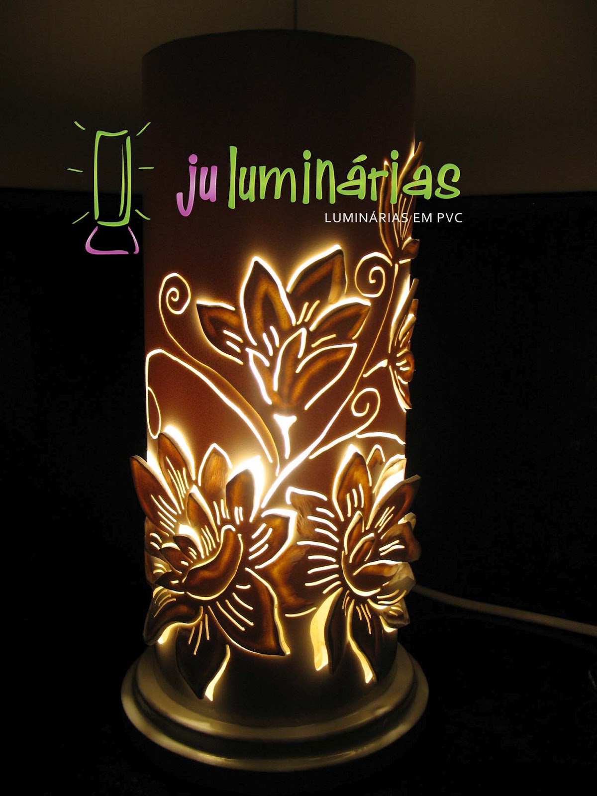 Ju Luminárias em PVC: Luminárias Florais