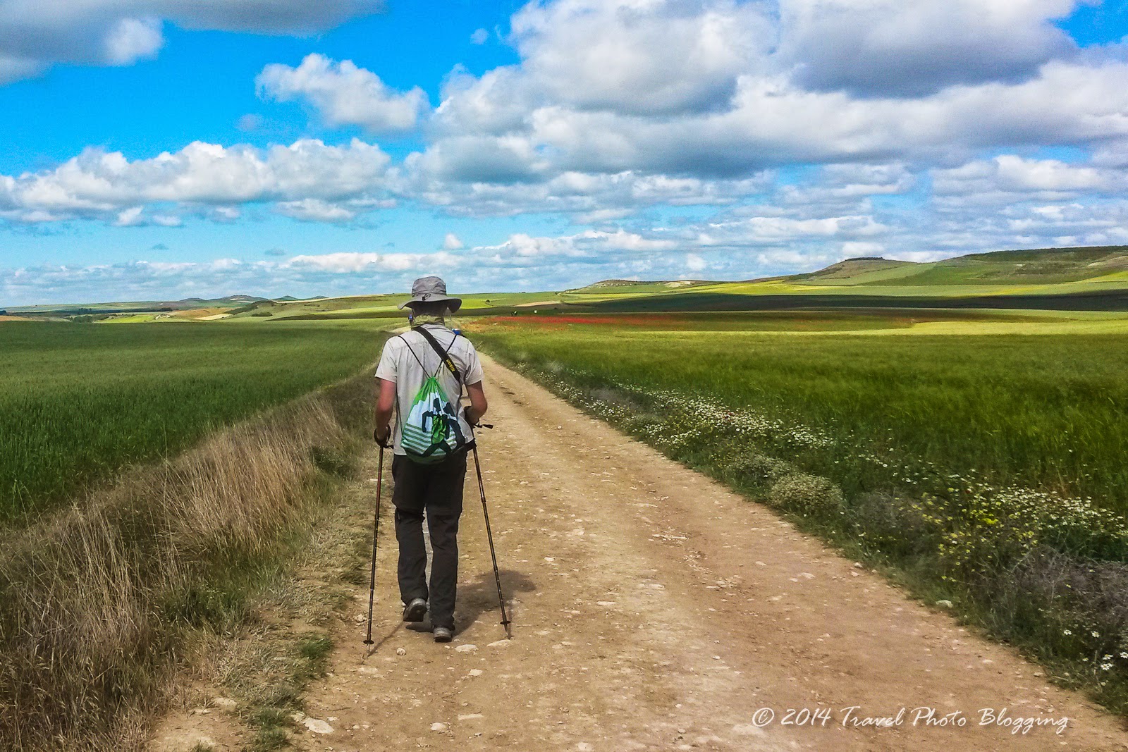 Travel Photo Blogging: Lightweight hiking for a day