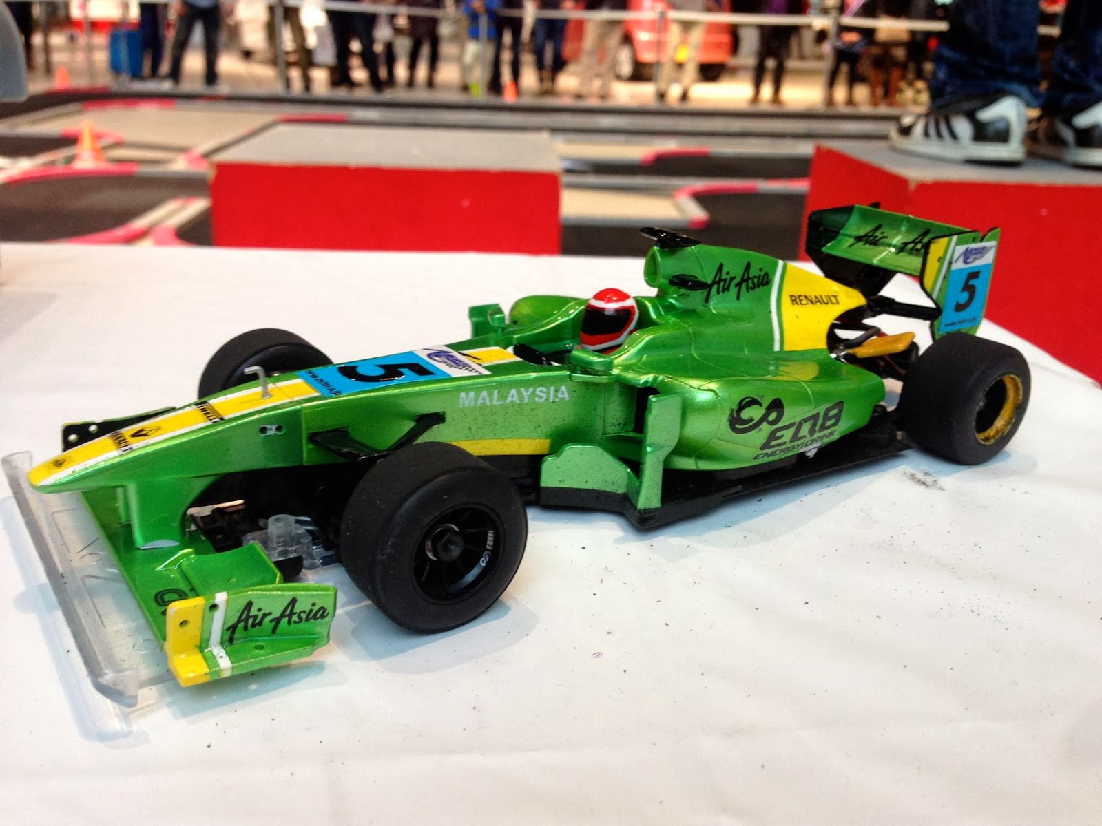 KYOSHOSAN: More Pictures from Mini-Z Cup Finals in Japan