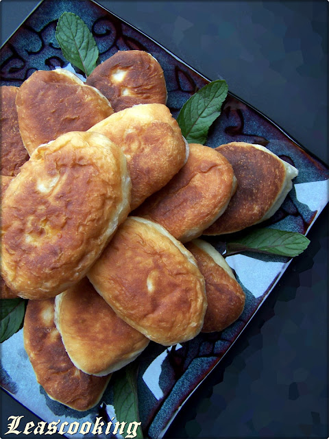 Lea's Cooking: Pirojki with Braised Cabbage