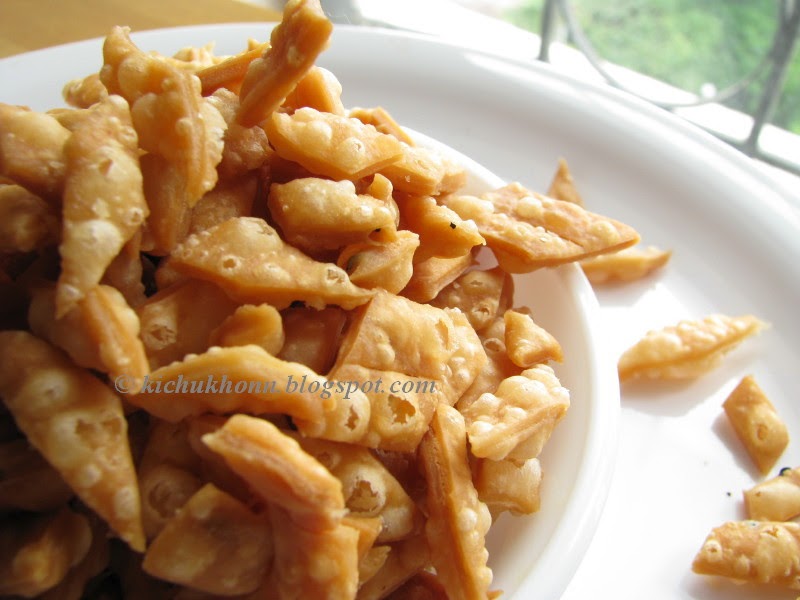 Kitchene Kichukhonn : Kucho Nimki / Flour Fritters
