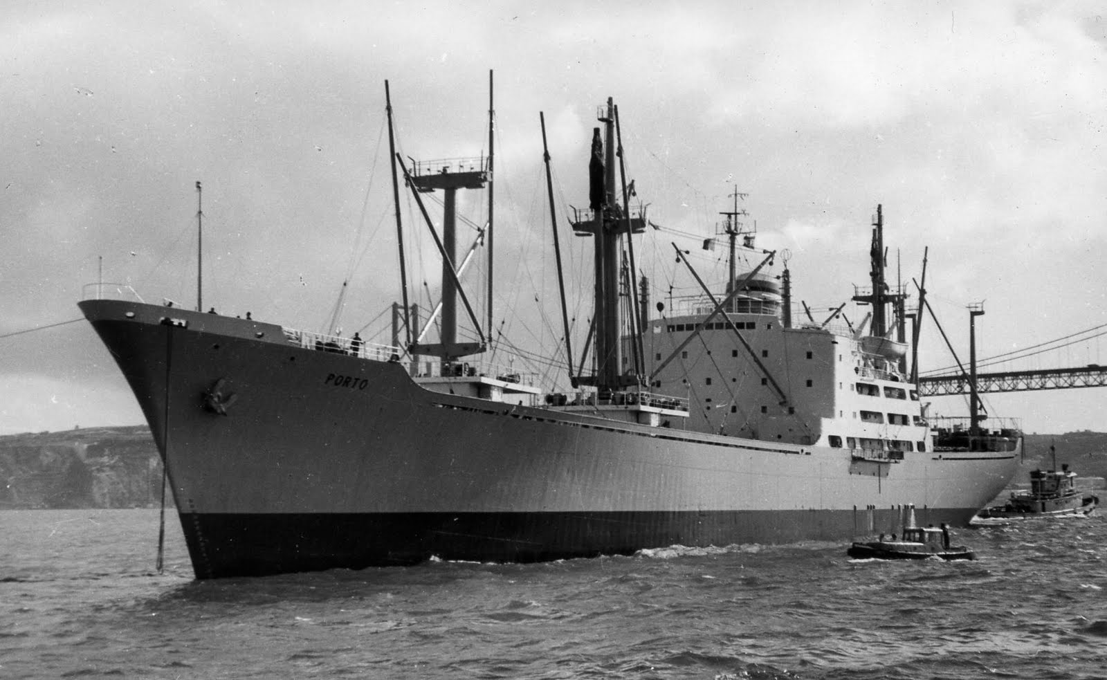 SHIPS & THE SEA - BLOGUE dos NAVIOS e do MAR: Cargueiro PORTO de 1968
