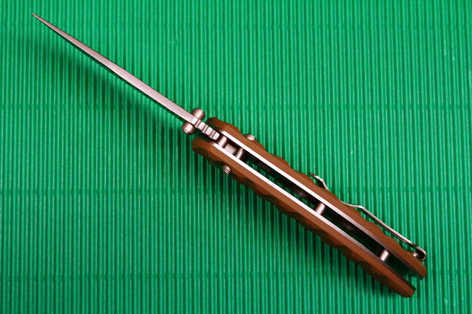 ARMAS BLANCAS 66: - BENCHMADE 300SN