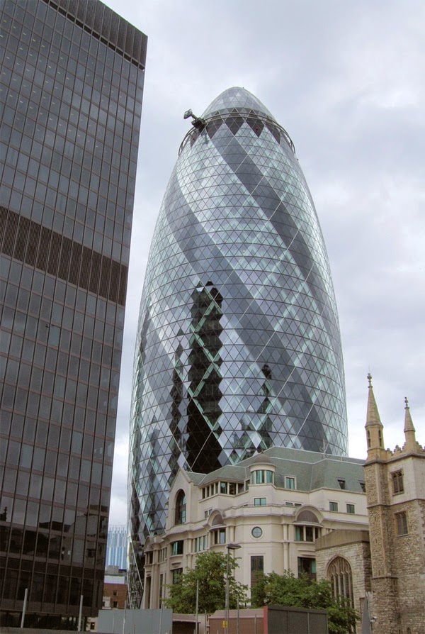 Amaze7: 8 Amazing glass buildings around the world