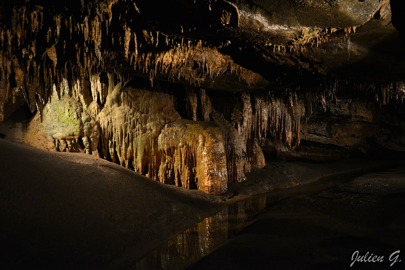 Coins du Monde: BELGIQUE - Wallonie - Les grottes de Han